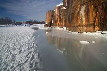 Finns walk on water in winter - thisisFINLAND