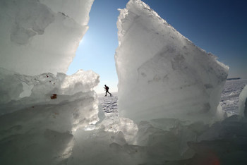 Finns walk on water in winter - thisisFINLAND
