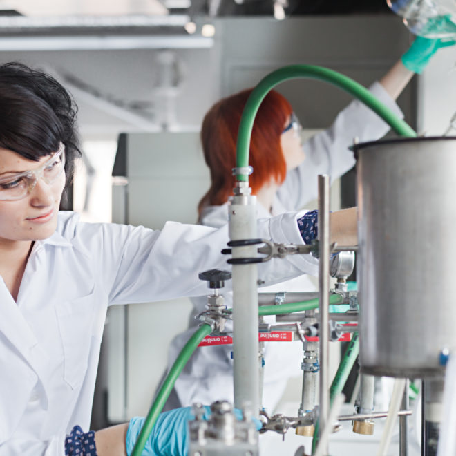 What’s the deal with the overalls you see university students wearing ...