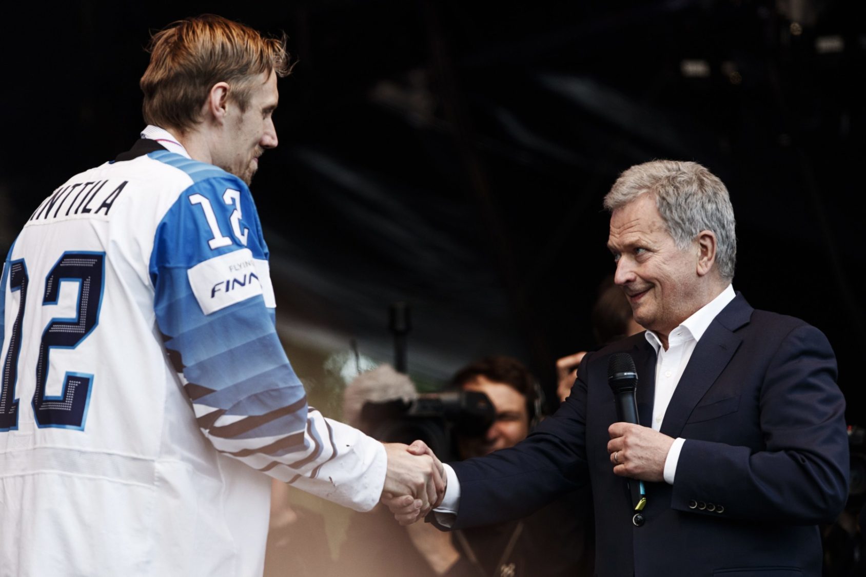 Gold goes great with blue and white: Finland parties after world hockey ...