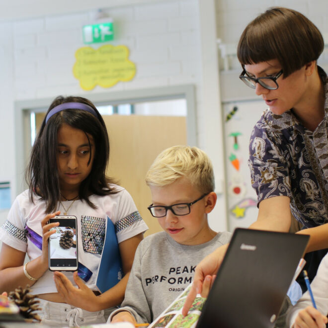 What’s the deal with the overalls you see university students wearing ...