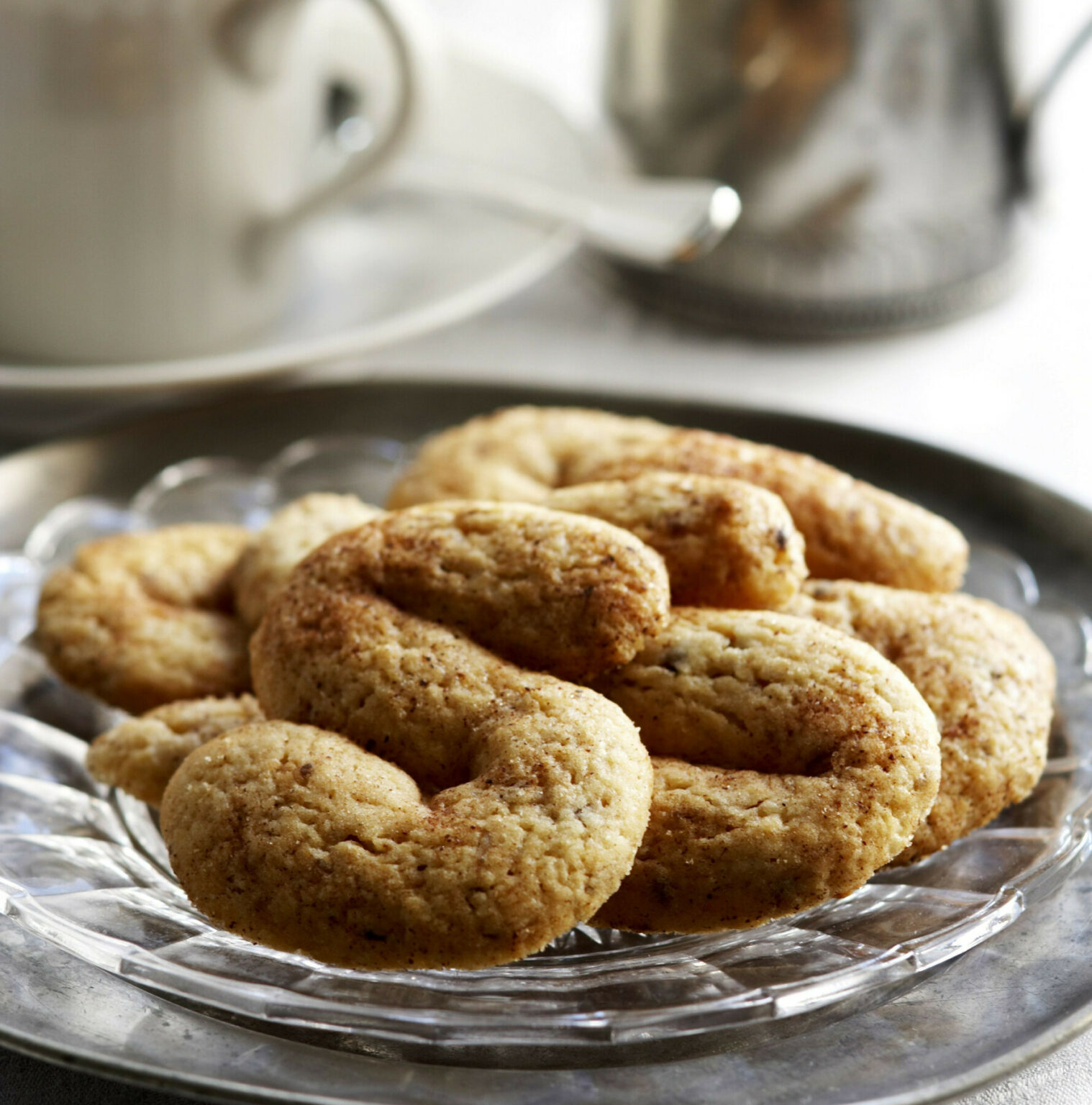 Baking batches of biscuits: A Finnish collection of cookie recipes ...